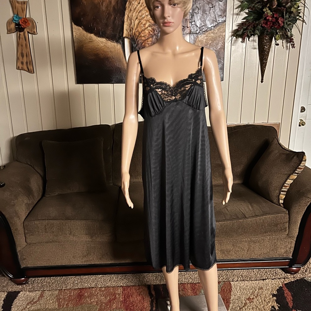 Vassarette~Floral Black Lace Ruffle Slip Dress~Size 42 - Gem